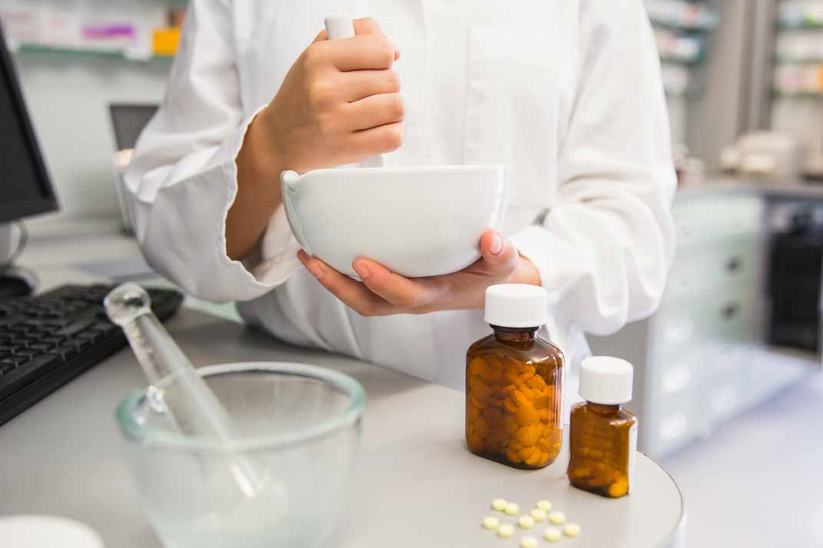 La Farmacia Magistral cumple una función social en un ámbito que nadie ...